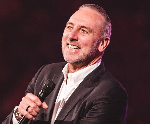 Brian Houston stopper som Hillsong’s global senior pastor - Udfordringen