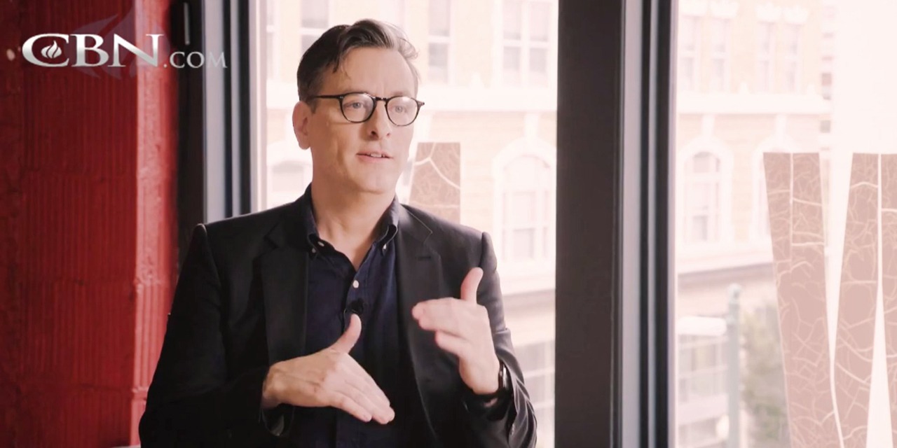 Hollywood-designer Becket Cook har sagt farvel til sin gamle livsstil ...